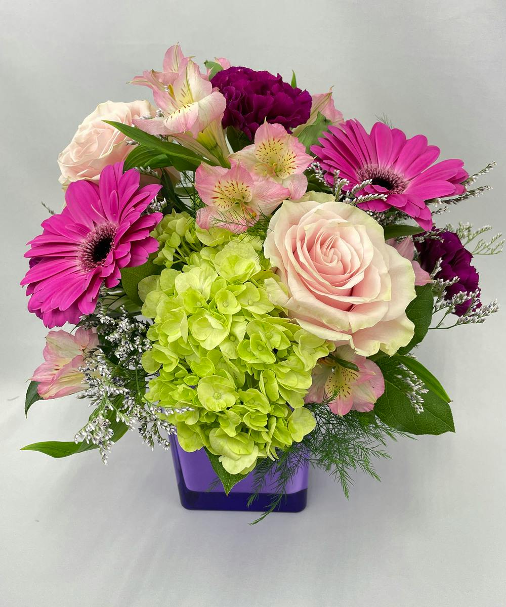 Springtime Basket | Wayne (NJ) Spring Flower Delivery | Bosland's ...