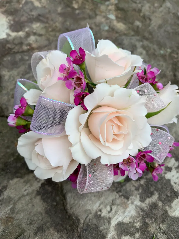 Prom & Dance Flowers | Wayne (NJ) Corsages & Boutonnieres | Bosland's ...